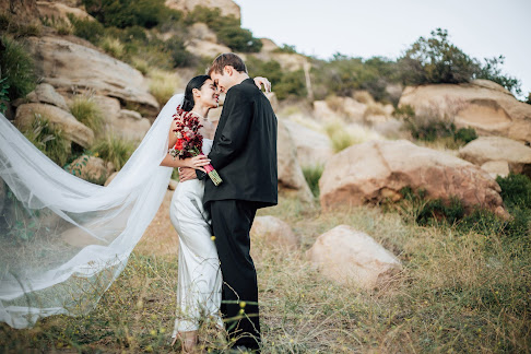 Cheap Wedding Photographers in Los Angeles 19 Photographers